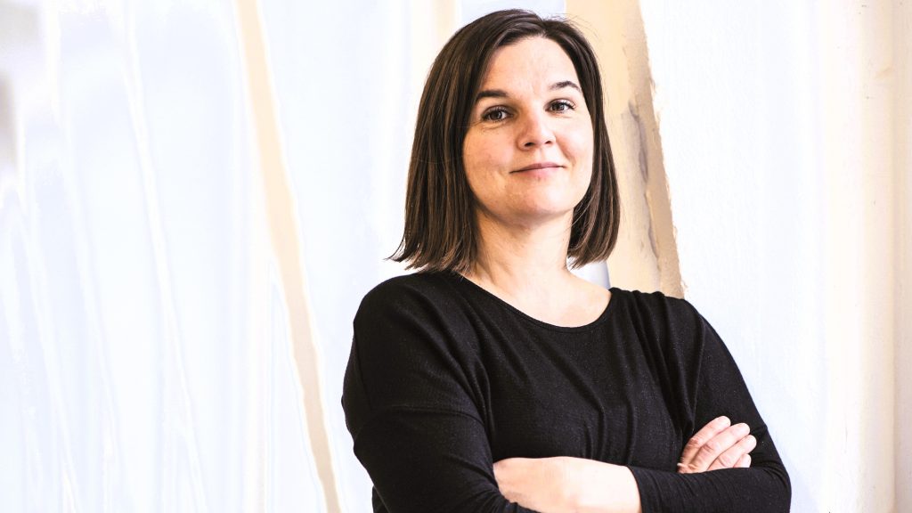 Judith Kriebel mit Jules-Verne-Performance an der TUFA Trier – ETI ...